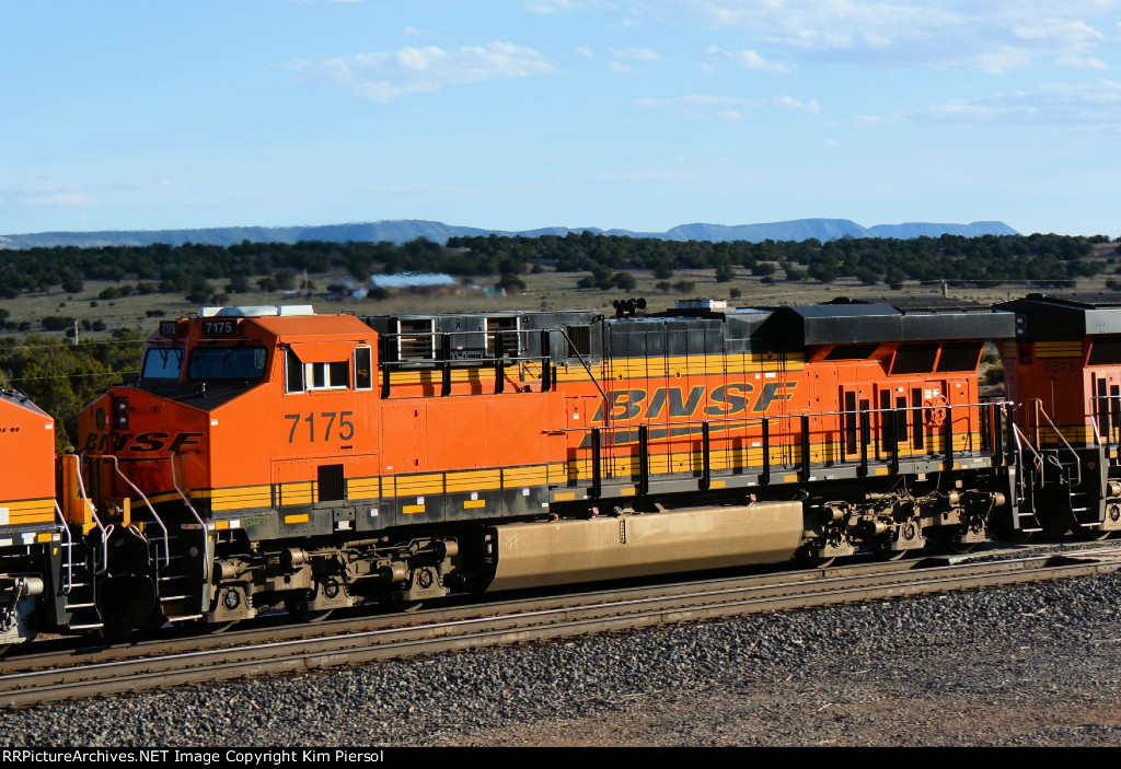 BNSF 7175